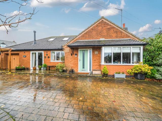 4 bedroom detached bungalow for sale