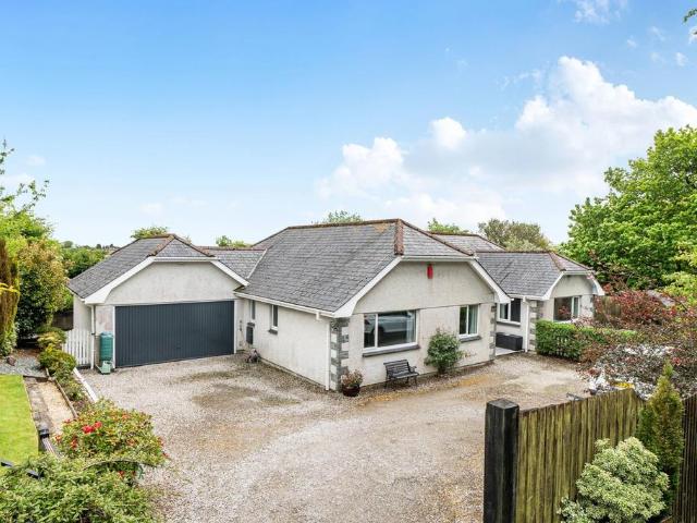 4 bedroom detached bungalow for sale