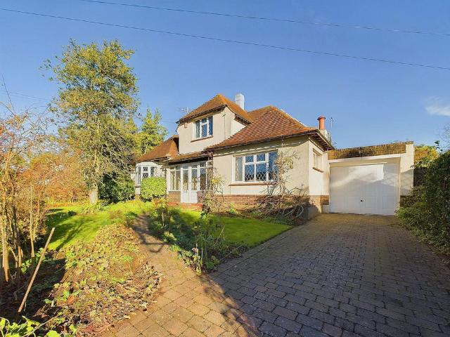 4 bedroom detached bungalow for sale