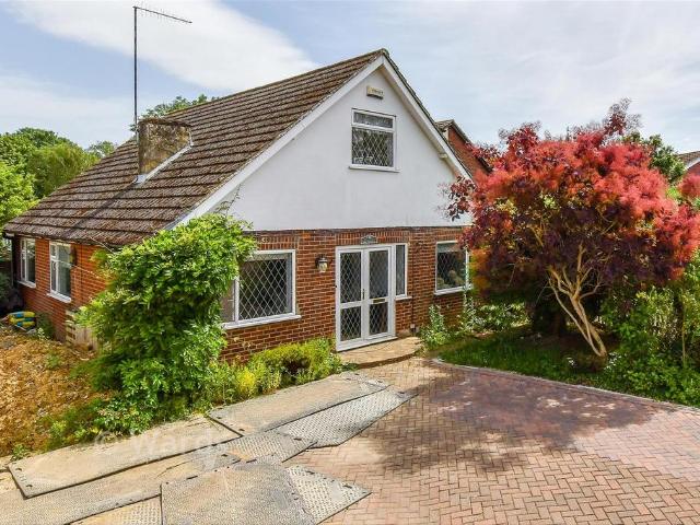 4 bedroom detached bungalow for sale