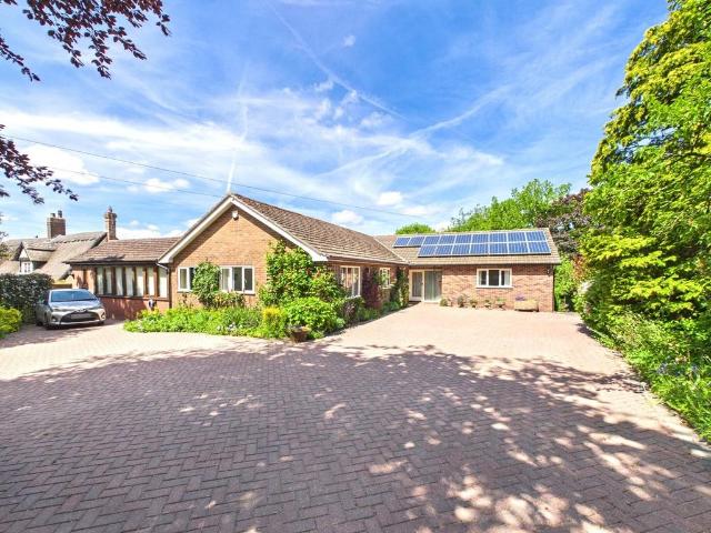 4 bedroom detached bungalow for sale