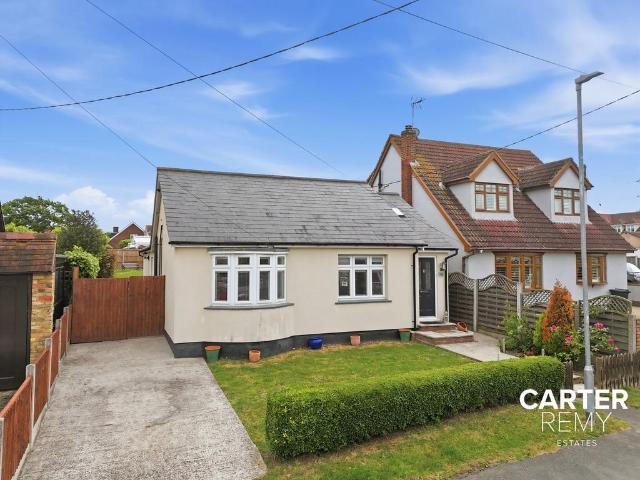 4 bedroom detached bungalow for sale
