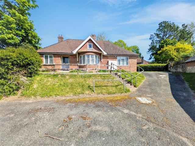 4 bedroom detached bungalow for sale