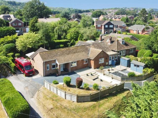 4 bedroom detached bungalow for sale