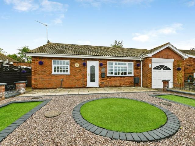 4 bedroom detached bungalow for sale