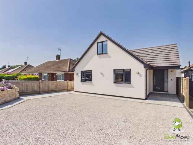 4 bedroom detached bungalow for sale