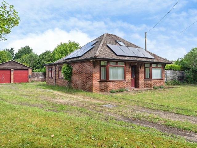 4 bedroom detached bungalow for sale