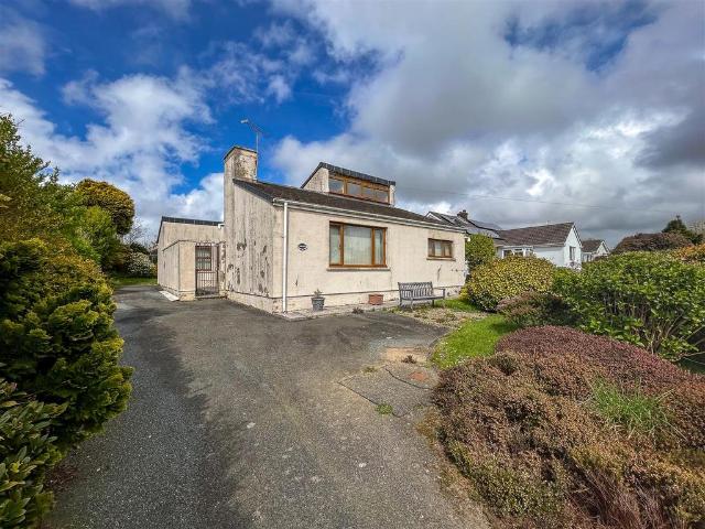 4 bedroom detached bungalow for sale