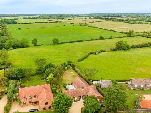 4 bedroom detached bungalow for sale