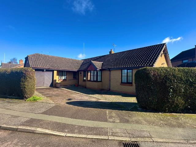 4 bedroom detached bungalow for sale