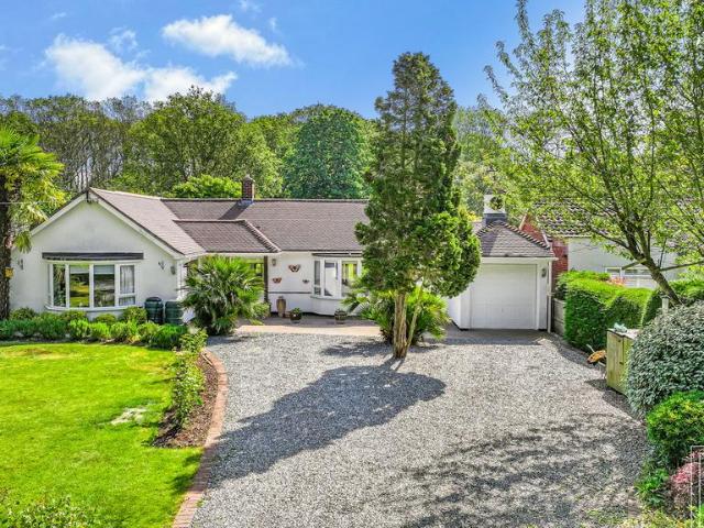4 bedroom detached bungalow for sale