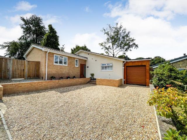 4 bedroom detached bungalow for sale