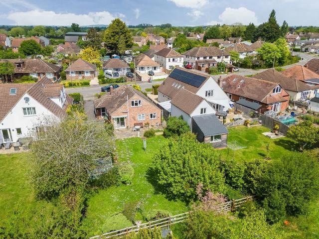 4 bedroom detached bungalow for sale