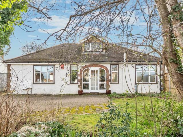 4 bedroom detached bungalow for sale