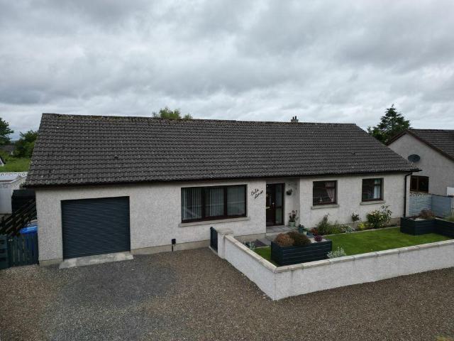 4 bedroom detached bungalow for sale