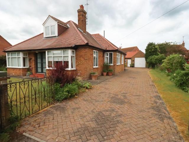 4 bedroom detached bungalow for sale
