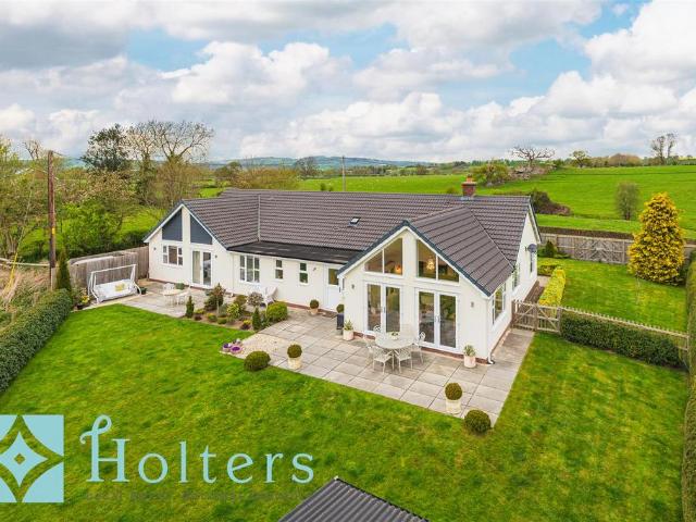 4 bedroom detached bungalow for sale