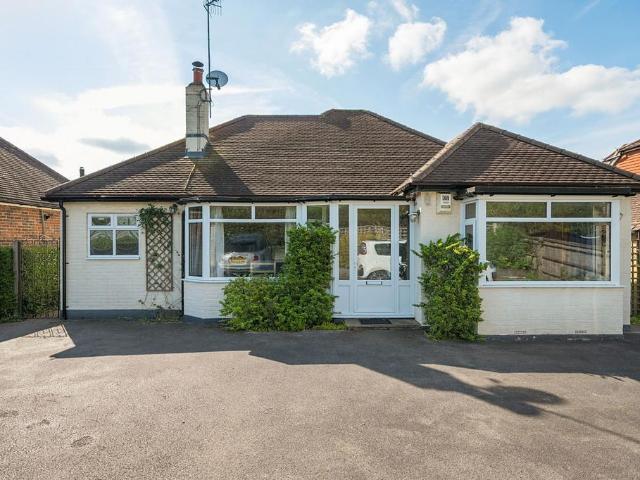 4 bedroom detached bungalow for sale