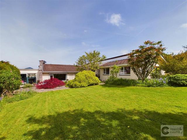 4 bedroom detached bungalow for sale
