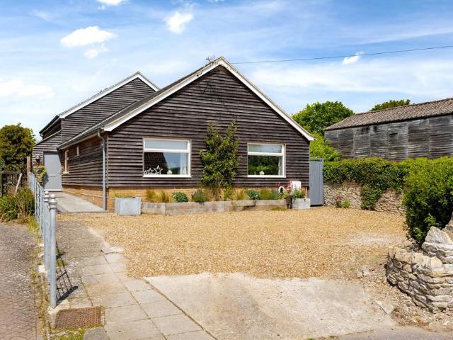 4 bedroom detached bungalow for sale