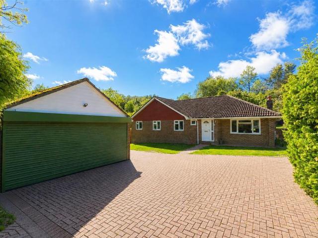 4 bedroom detached bungalow for sale