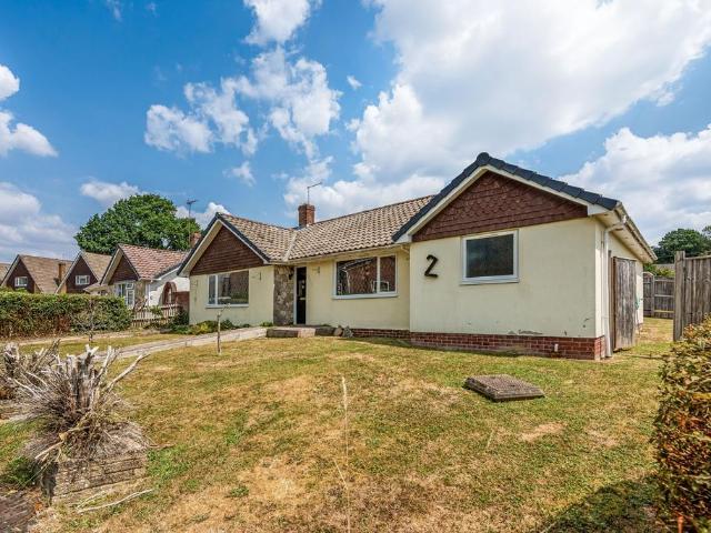 4 bedroom detached bungalow for sale