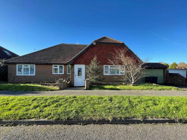 4 bedroom detached bungalow for sale