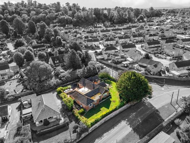 4 bedroom detached bungalow for sale
