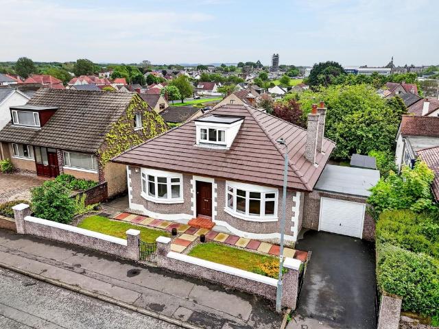 4 bedroom detached bungalow for sale