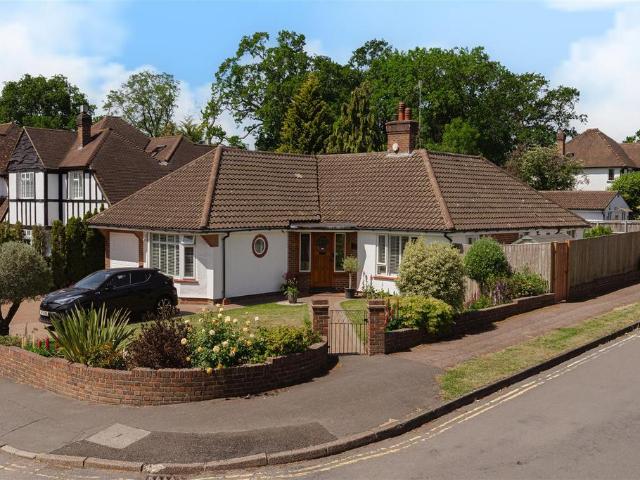4 bedroom detached bungalow for sale