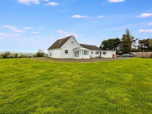 4 bedroom detached bungalow for sale