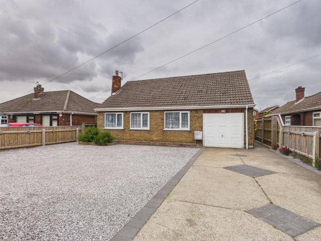 4 bedroom detached bungalow for sale