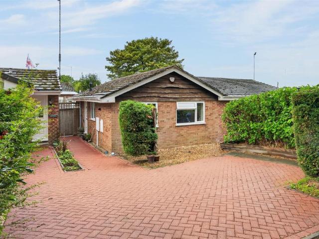 4 bedroom detached bungalow for sale