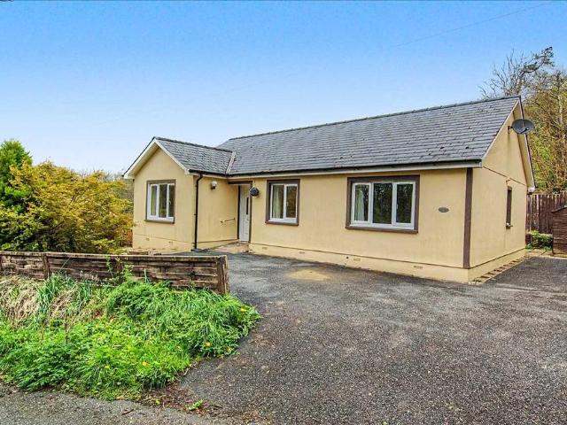 4 bedroom detached bungalow for sale
