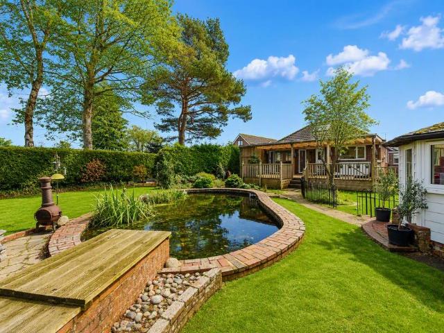 4 bedroom detached bungalow for sale