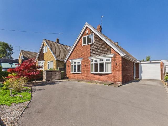 4 bedroom detached bungalow for sale