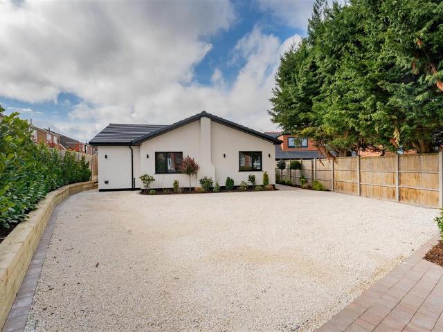 4 bedroom detached bungalow for sale
