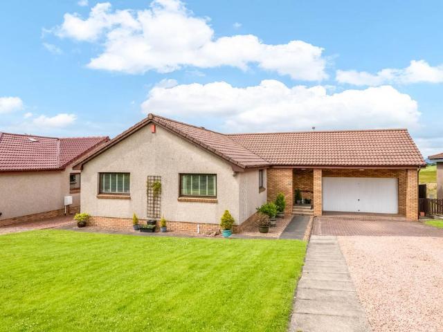 4 bedroom detached bungalow for sale