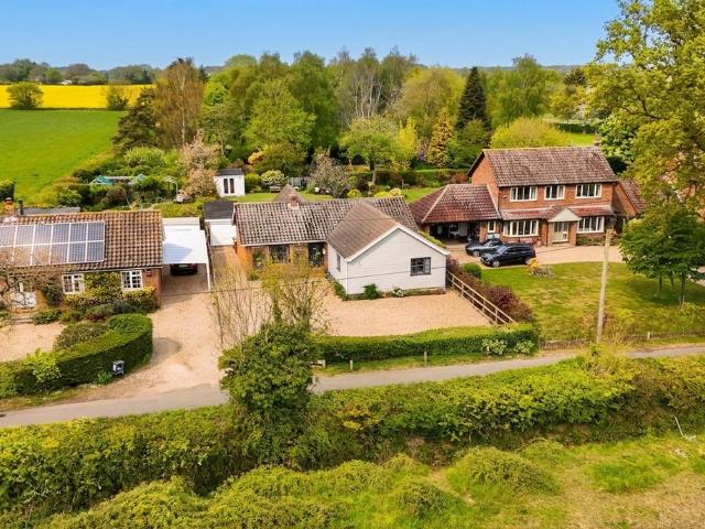 4 bedroom detached bungalow for sale