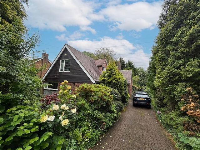 4 bedroom detached bungalow for sale
