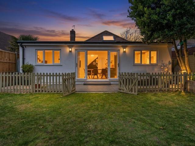 4 bedroom detached bungalow for sale
