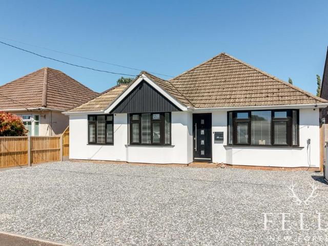 4 bedroom detached bungalow for sale