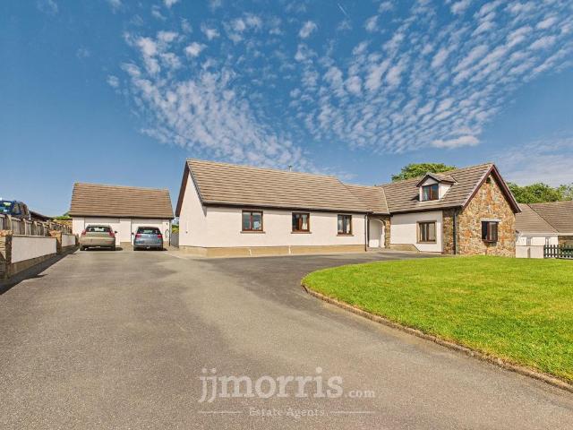 4 bedroom detached bungalow for sale
