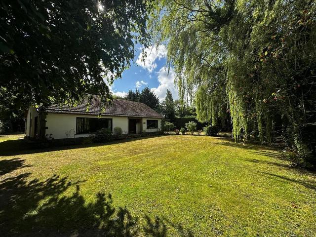 4 bedroom detached bungalow for sale