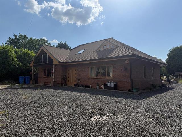 4 bedroom detached bungalow for sale