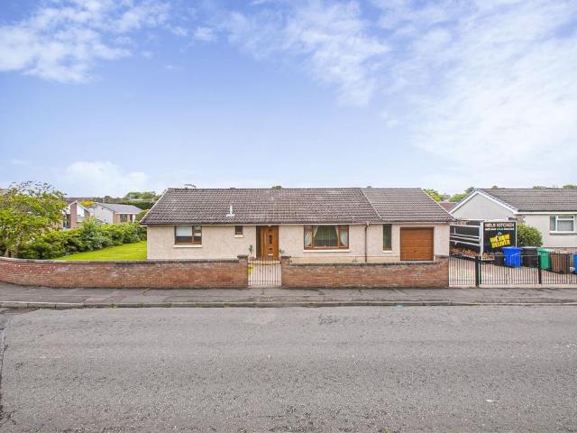 4 bedroom detached bungalow for sale