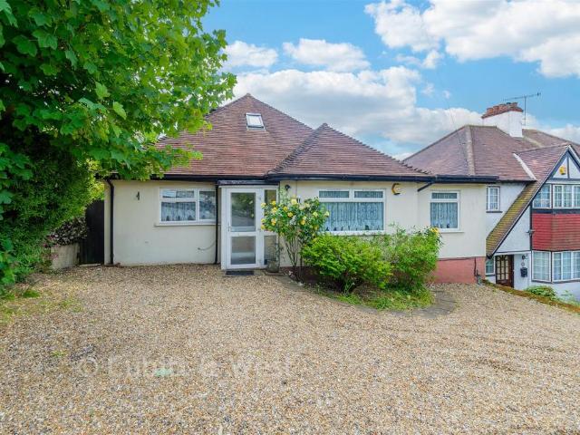 4 bedroom detached bungalow for sale