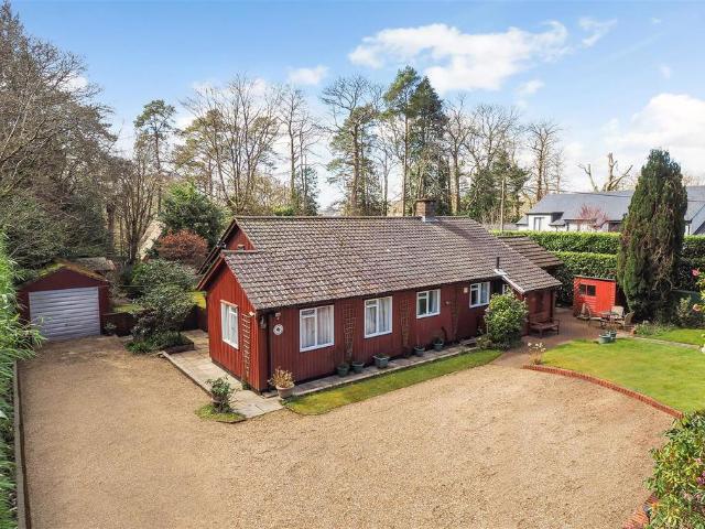 4 bedroom detached bungalow for sale