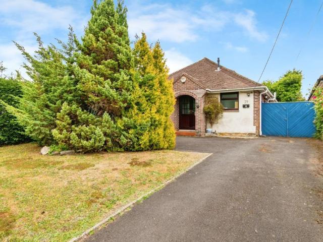 4 bedroom detached bungalow for sale