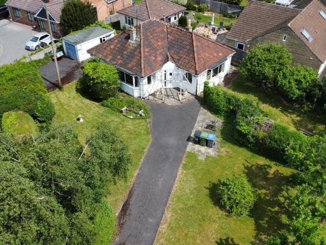 4 bedroom detached bungalow for sale